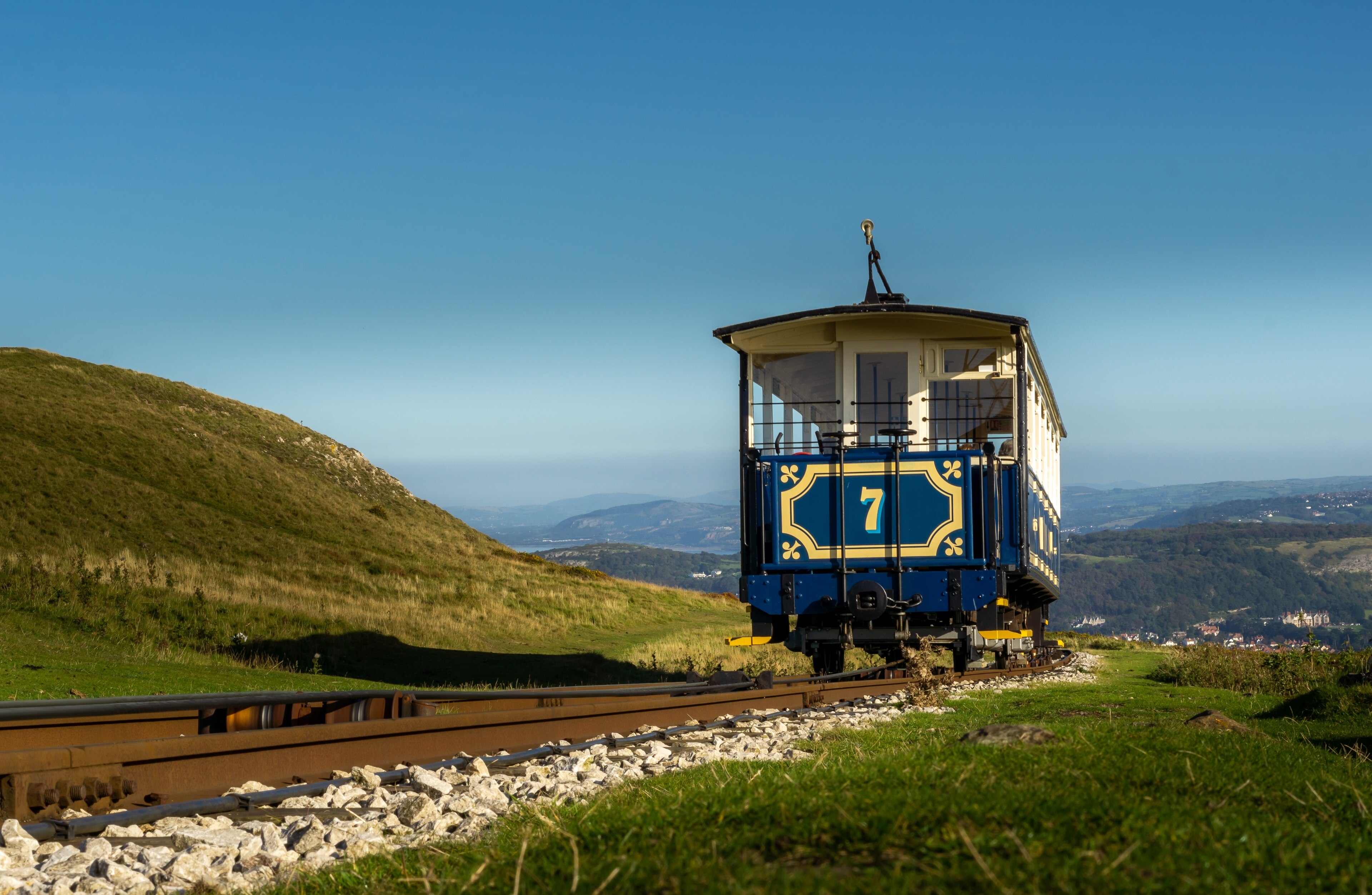 d5d8a39218e0765acd87baaea233ad6d.jpg?impolicy=fcrop&w=1920&h=480&q=medium