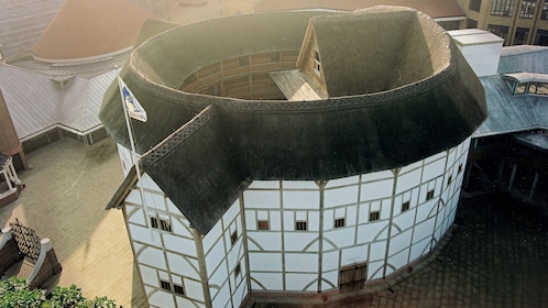 Shakespeares Globe Stage