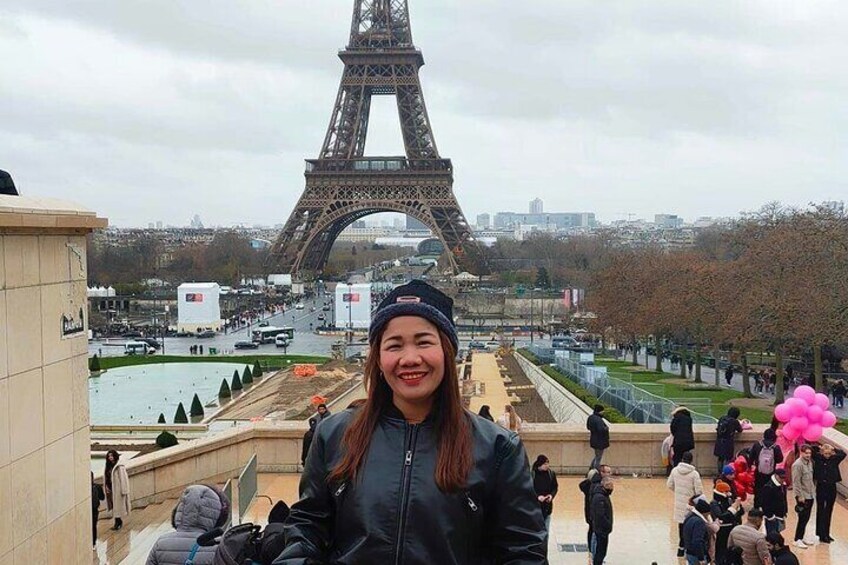 Skip the Line Eiffel Tower Ticket and Audio Guide Tour Commentary