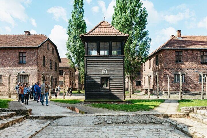Auschwitz and Birkenau Guided Tour with Fast Track Tickets