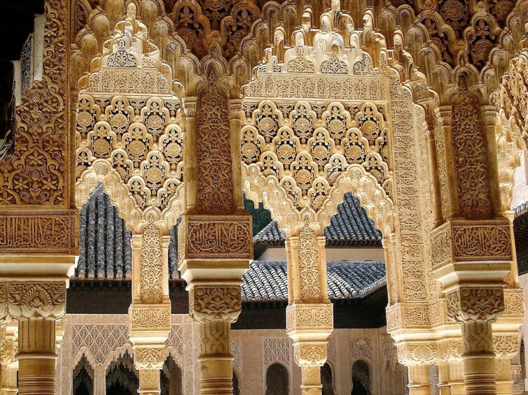 Skip-The-Line Alhambra & Nasrid Palaces Guided Tour